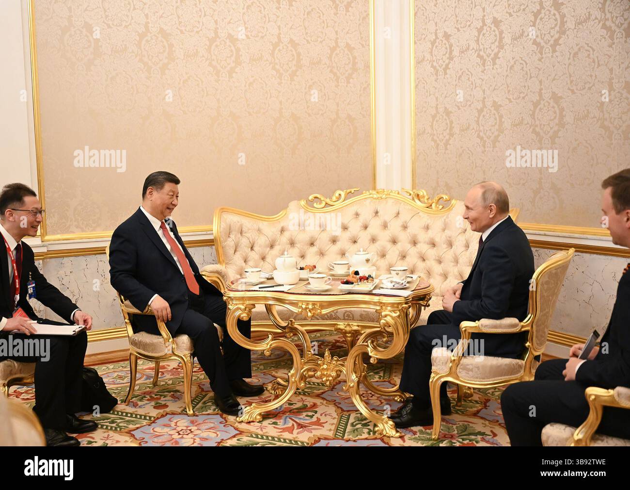 Moscow, Russia. 8th May, 2025. Chinese President Xi Jinping and Russian ...