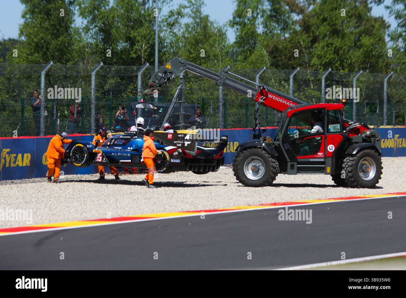 Francorchamps, Belgium. 08th May, 2025. Track marshals and recovery ...