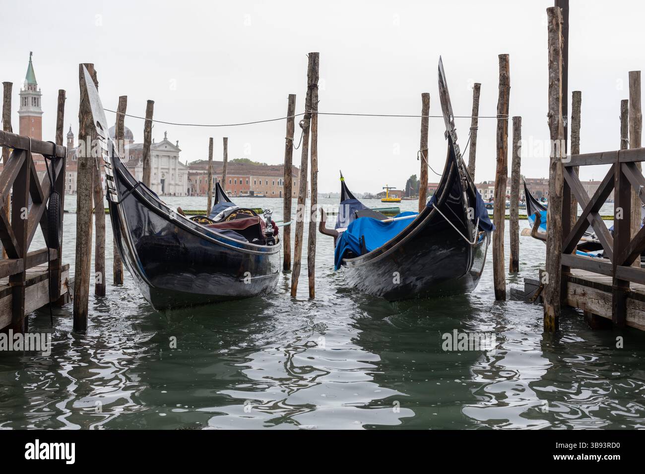 Venetian vessels hi-res stock photography and images - Alamy
