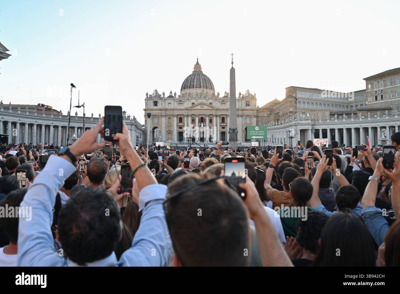 Italy, Rome, Vatican, 080525. On the second day of the conclave, in the ...