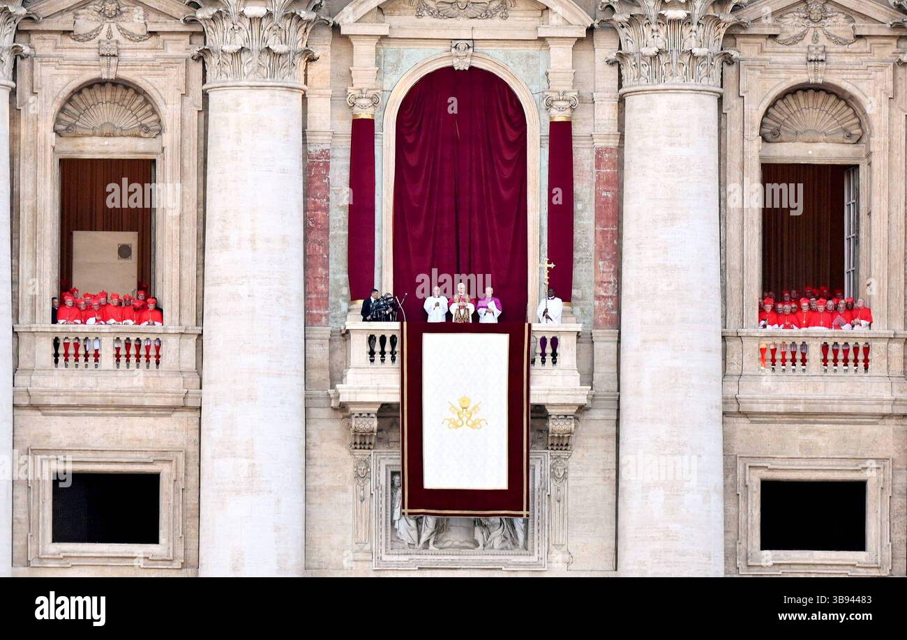 Italy, Rome, Vatican, 080525. On the second day of the conclave, in the ...
