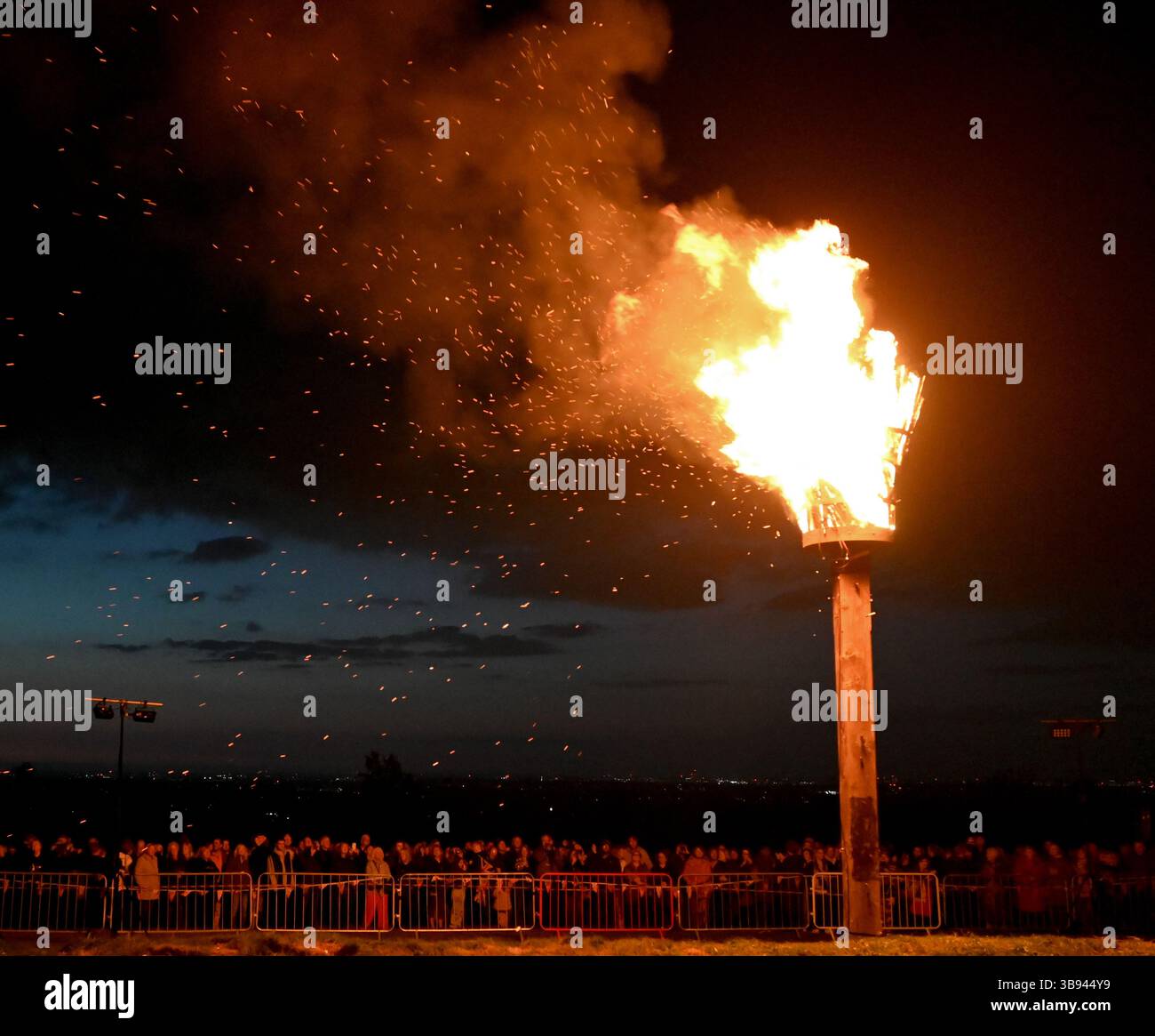 Epsom Downs, England. 8 May 2025. The VE Day memorial beacon being lit ...