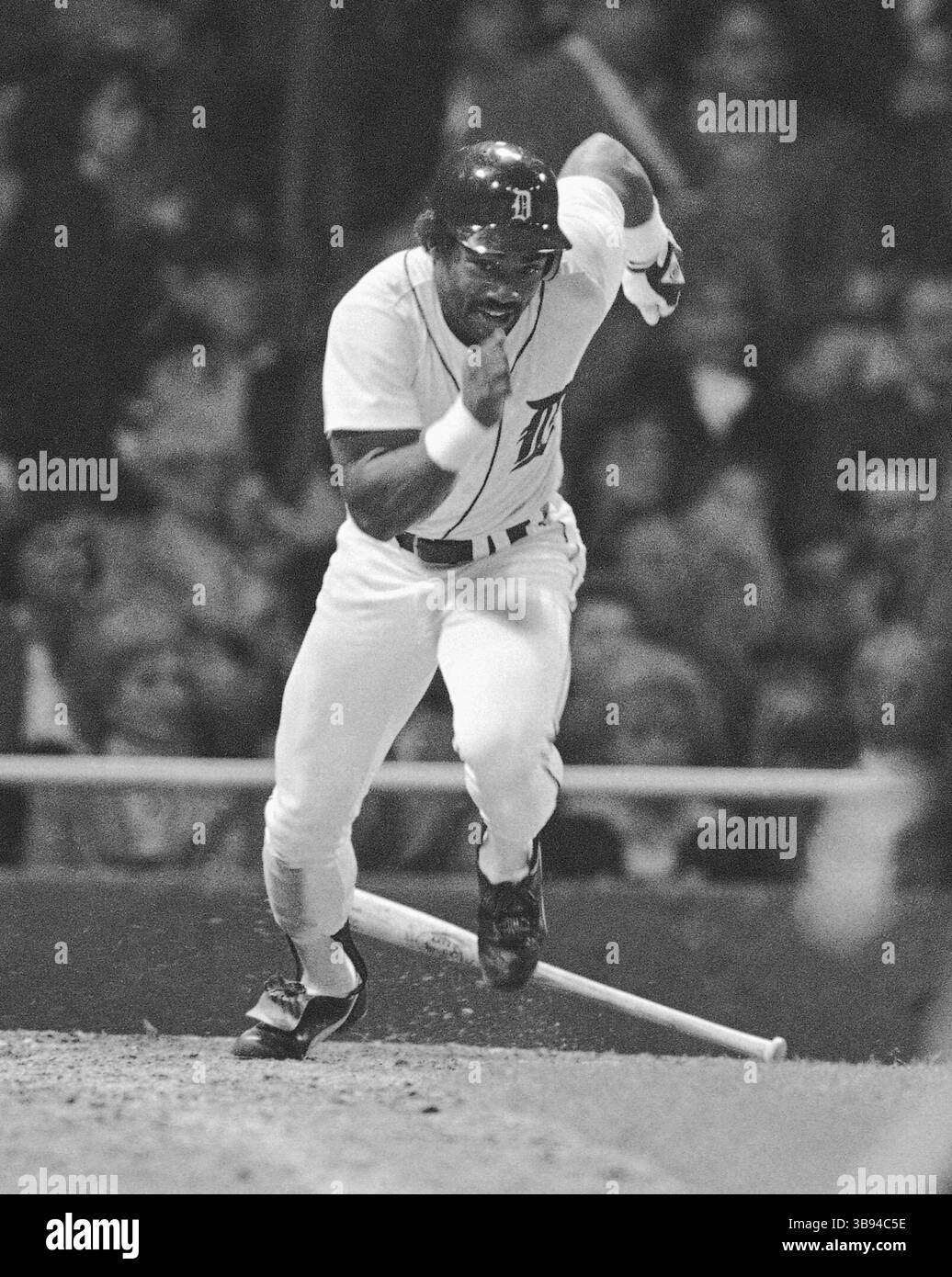 FILE - Detroit's Chet Lemon races to first to beat the throw after ...