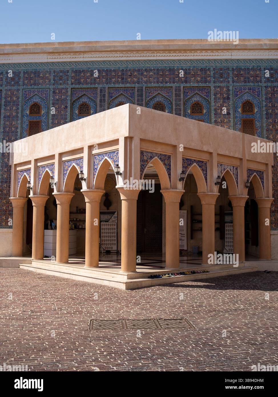 The stunning Katara Mosque in Katara Cultural Village, Doha, Qatar ...