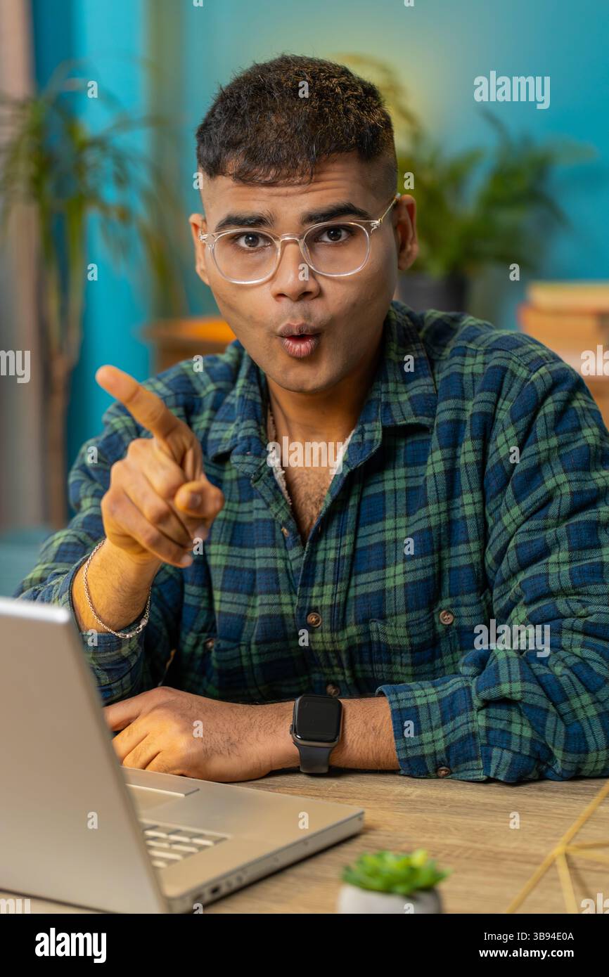 Dismiss vertical hi-res stock photography and images - Alamy