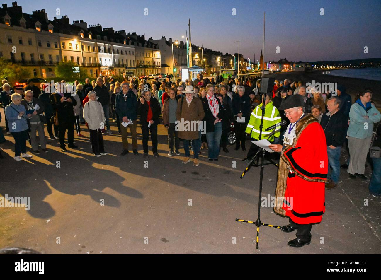 Ve day crowd large hi-res stock photography and images - Alamy