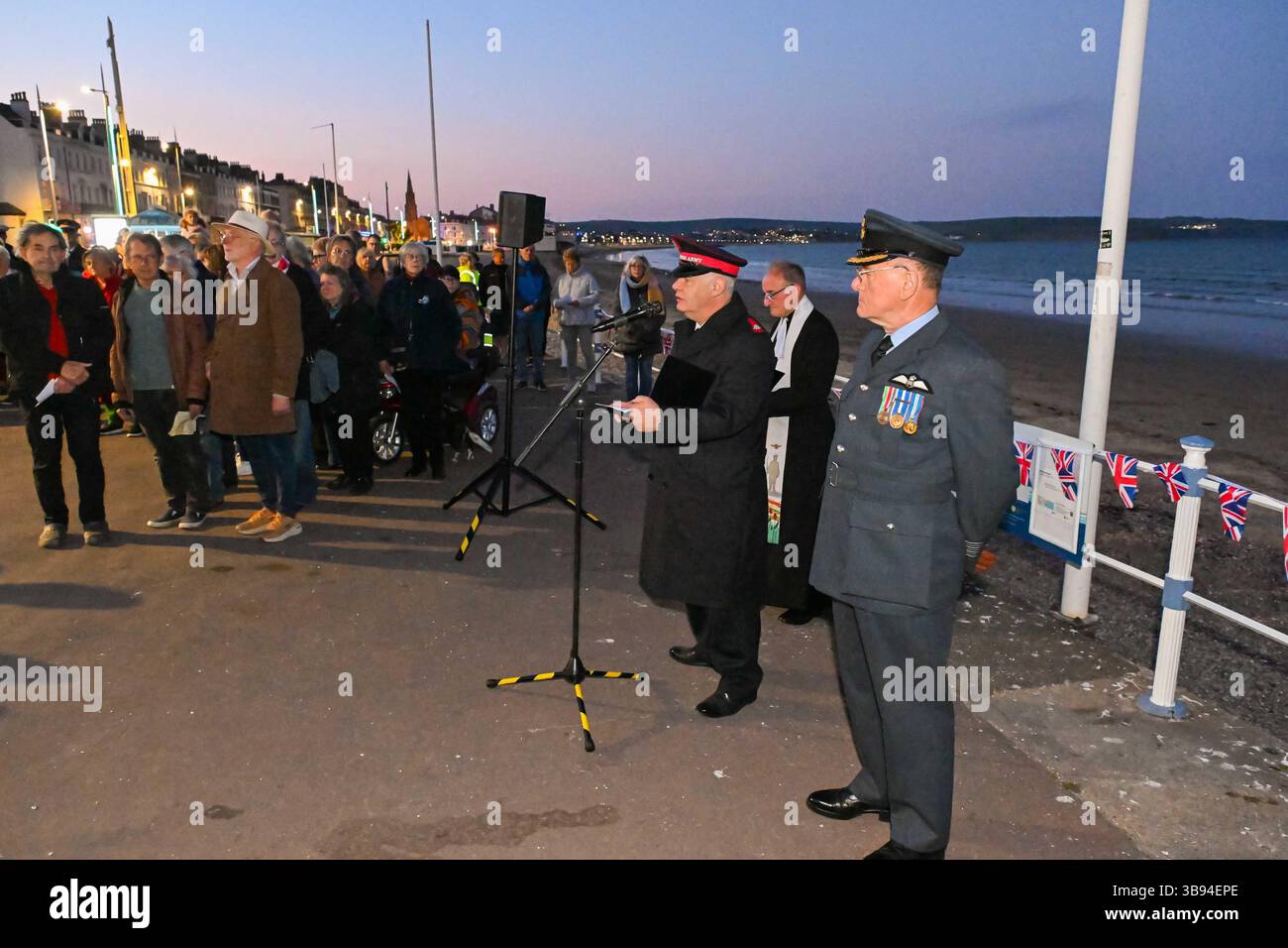 Weymouth, Dorset, UK. 8th May 2025. A large crowds turn out for the VE ...