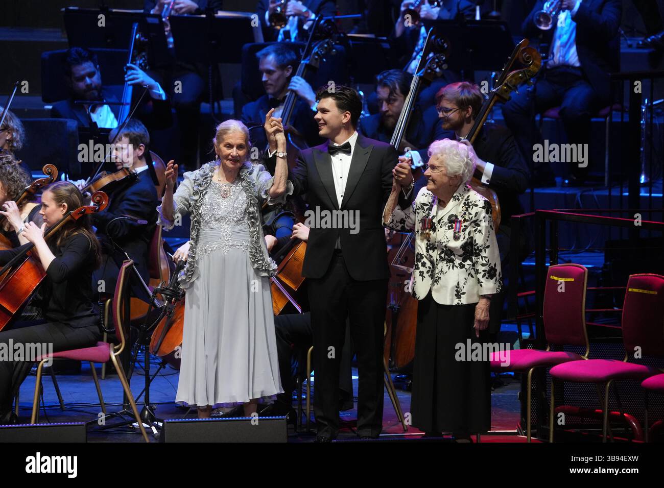 Evacuee ww2 hi-res stock photography and images - Alamy