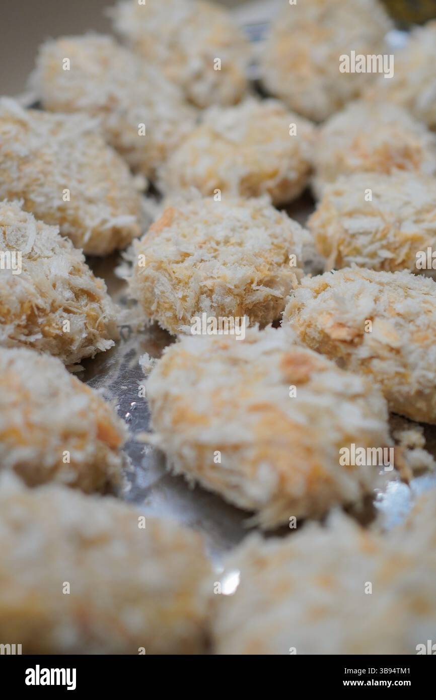 Homemade croquette made with fresh bread crumbs "PANKO Stock Photo - Alamy