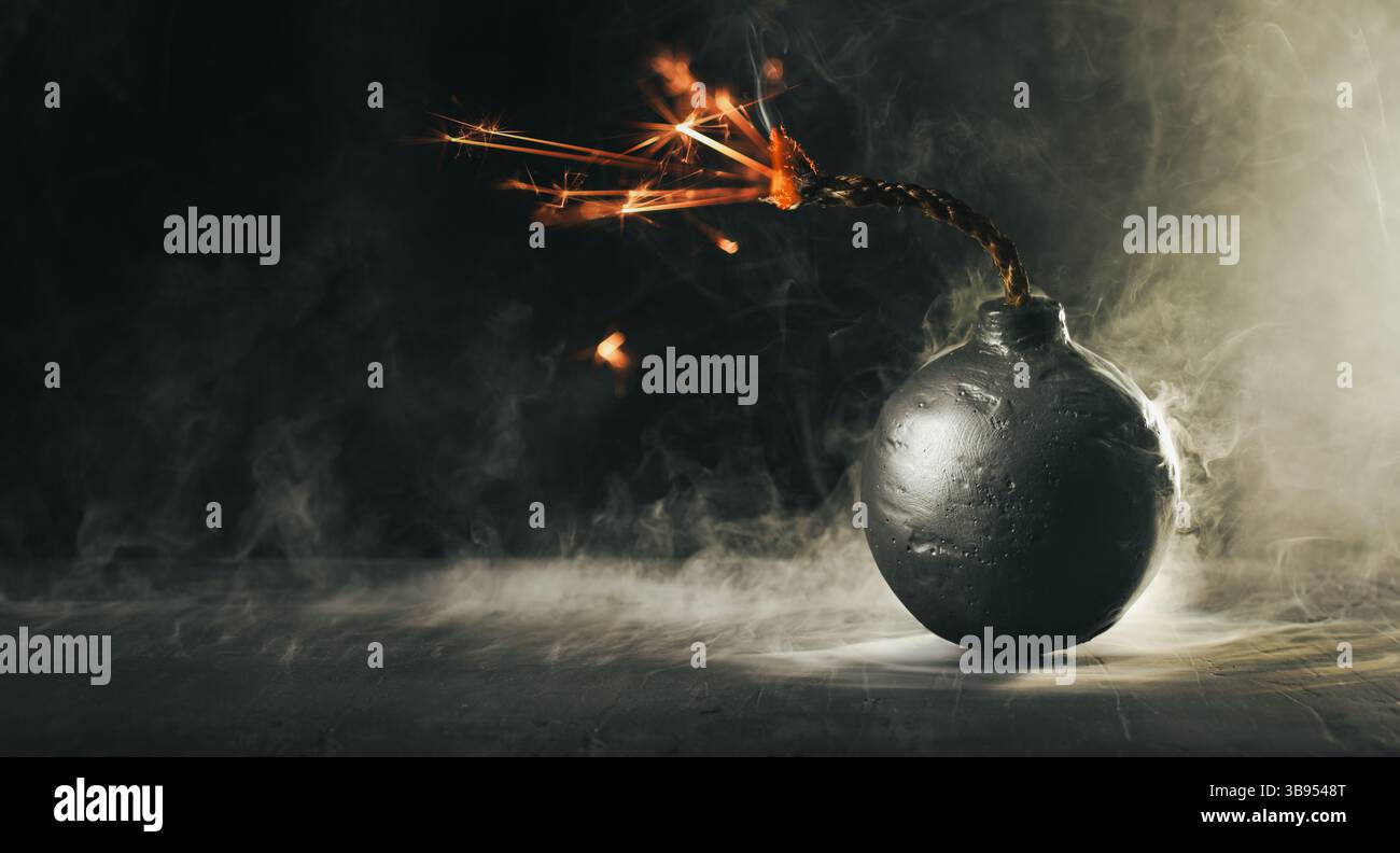 Bombing destruction explosive burning smoke hi-res stock photography ...