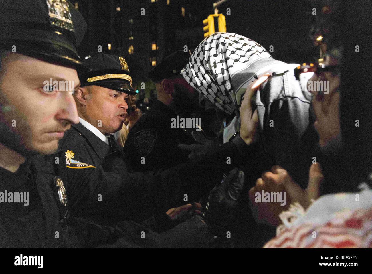 New York, New York, USA. 7th May, 2025. Chaos ensues between the NYPD ...