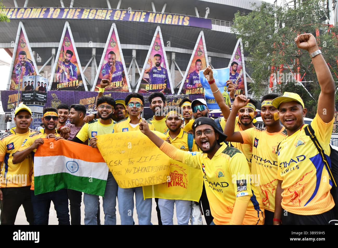 Kolkata, India. 08th May, 2025. Fans from both the Chennai Super Kings ...