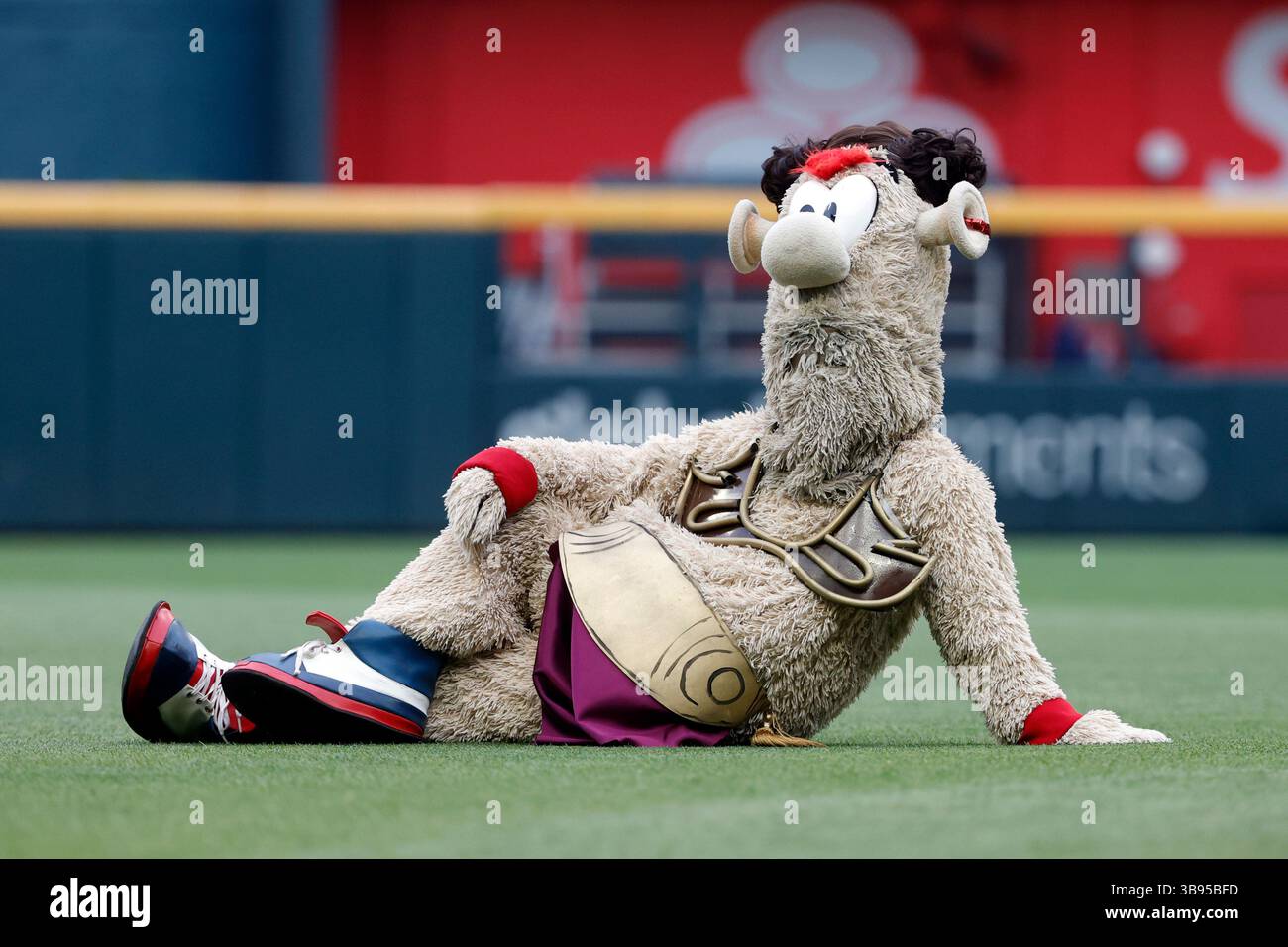 Atlanta Braves mascot Blooper poses before a baseball game between the ...