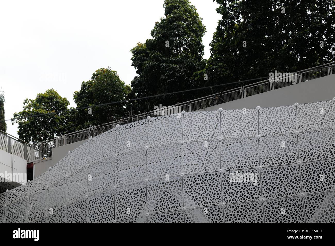 Salesforce Park and Transit Center in downtown San Francisco ...