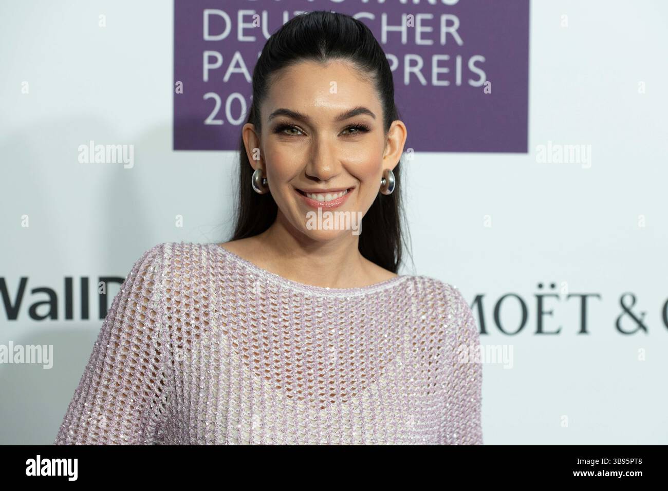 Neda PEEMUELLER, presenter, at the DUFTSTARS 2025 - German Perfume ...