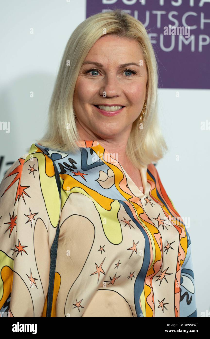 Aleksandra Aleks BECHTEL, presenter, portrait, portrait, cropped single ...