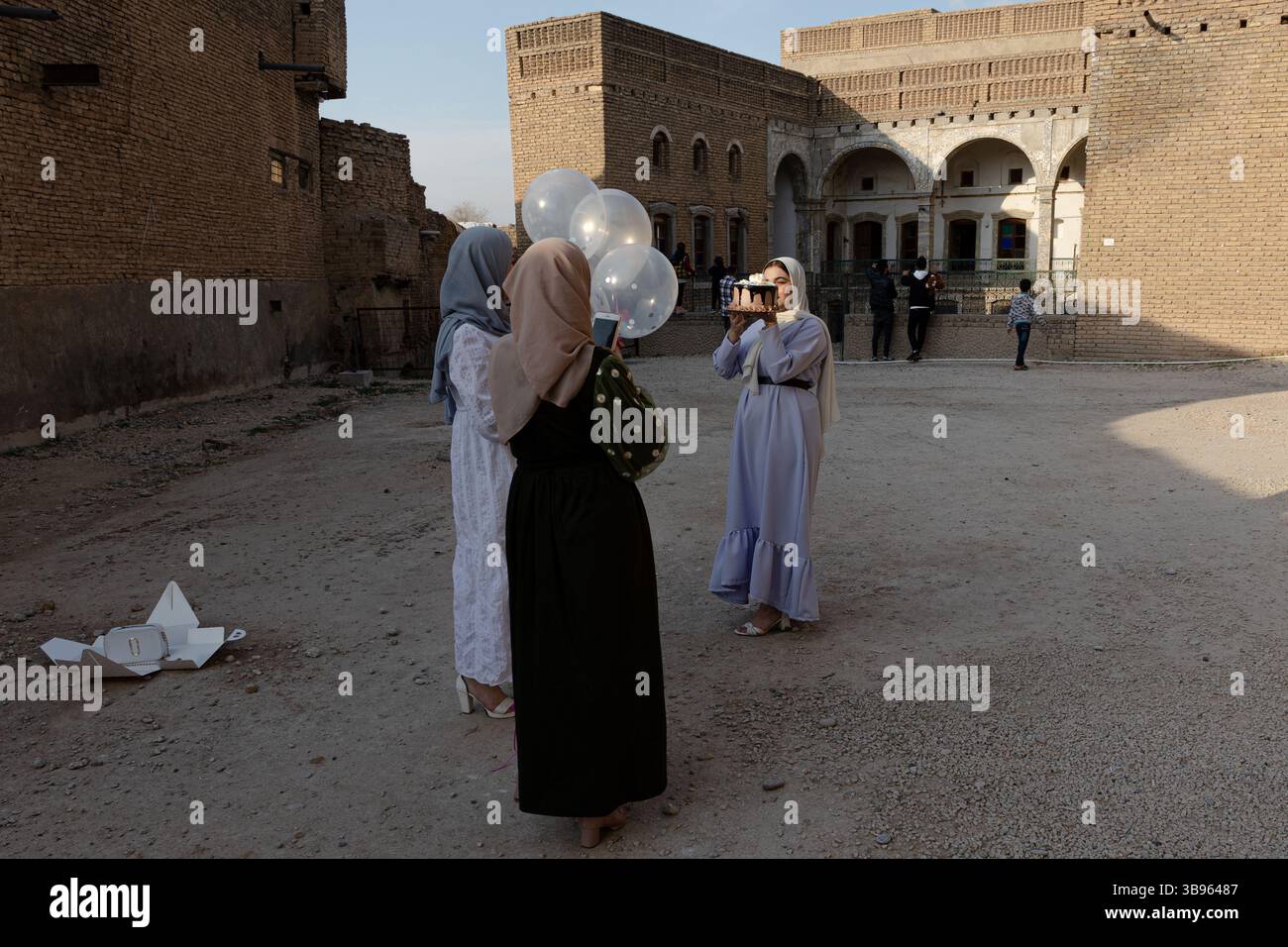 February 28, 2022, Erbil, Iraqi Kurdistan, Iraqi Kurdistan: Statue of ...