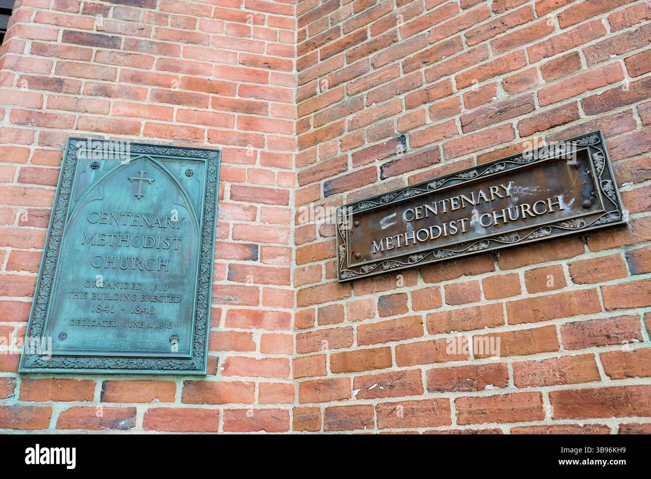 Bronze plaques on exterior hi-res stock photography and images - Alamy