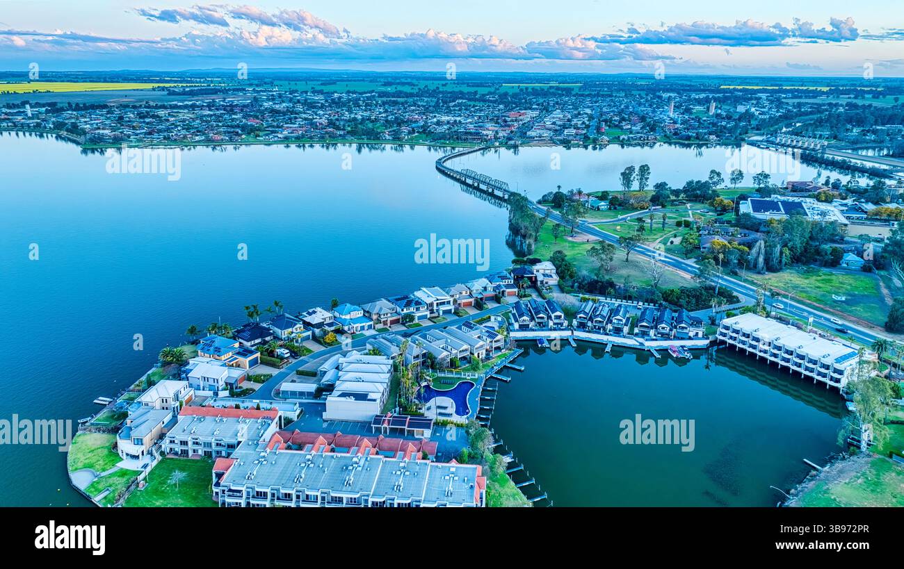 Yarrawonga bridge hi-res stock photography and images - Alamy