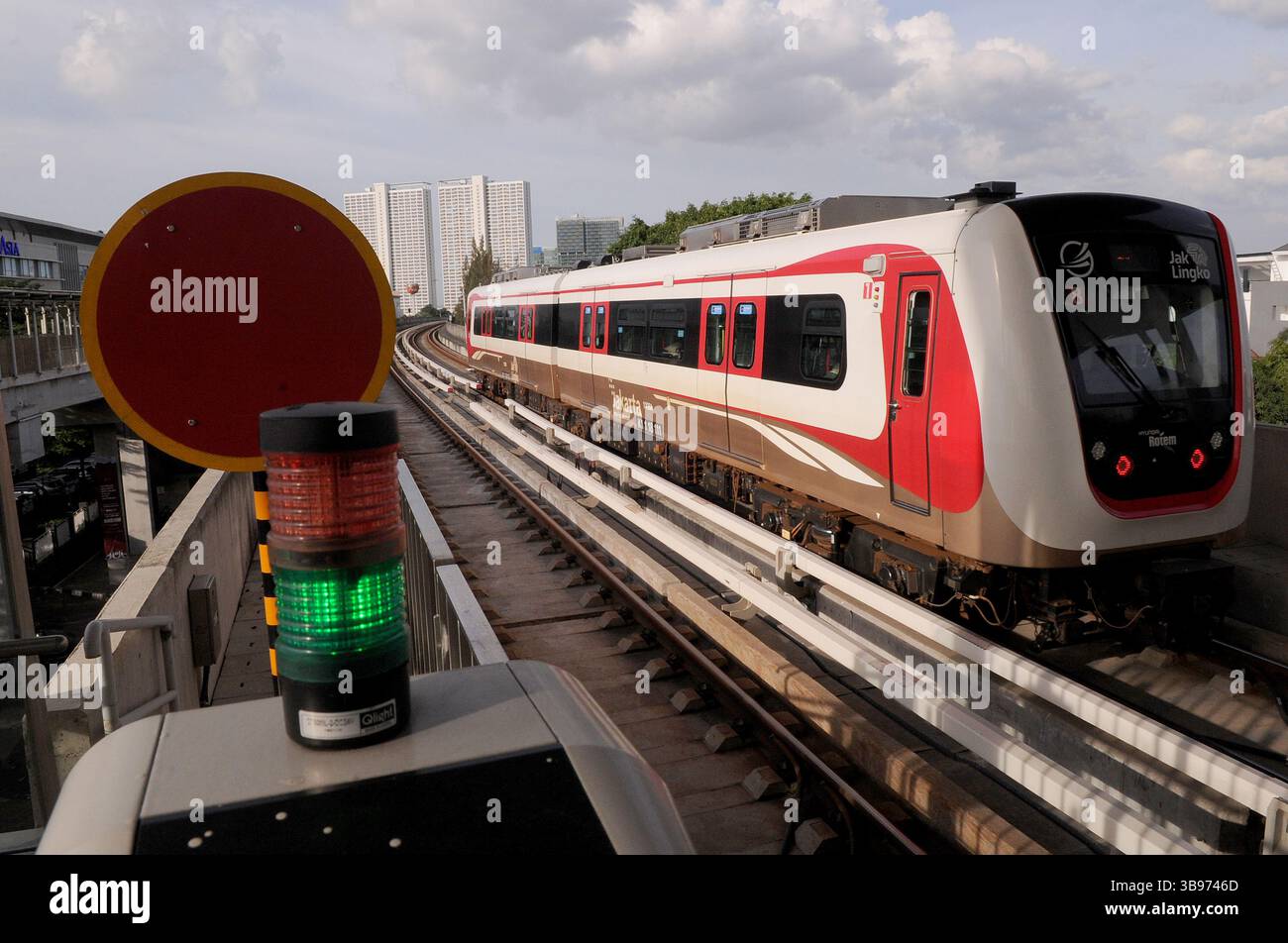 January 1, 2009, Pengansaan dua, Jakarta, INDONESIA: Passenger activity ...