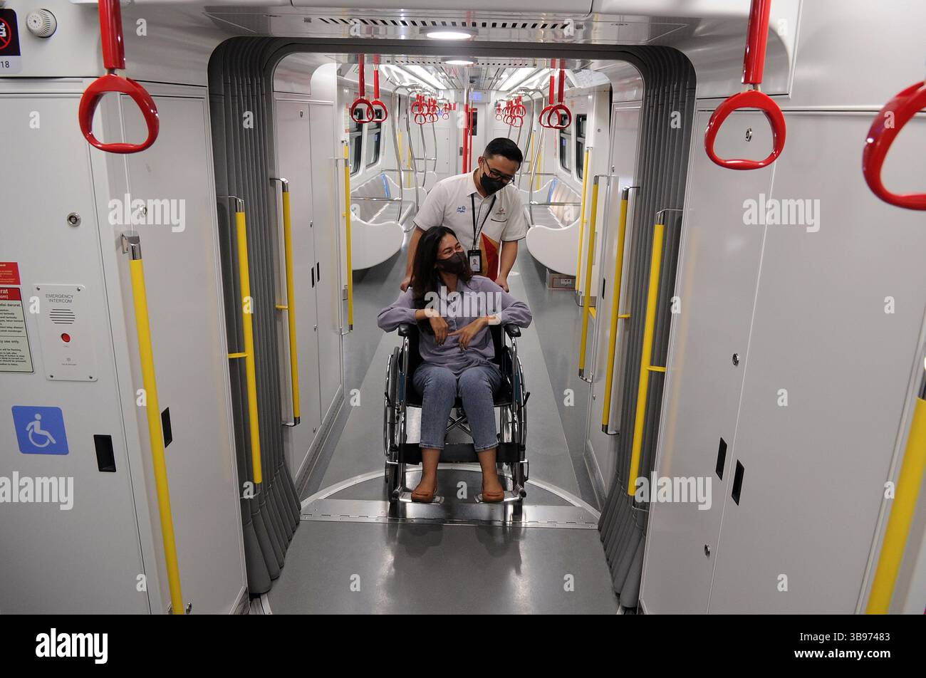 January 1, 2009, Pengansaan dua, Jakarta, INDONESIA: Passenger activity ...