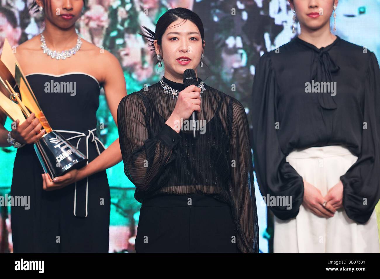 Tokyo, Japan. 8th May, 2025. Mizuki Tanaka () Volleyball : 2024-25 SV.LEAGUE Award in Tokyo ...