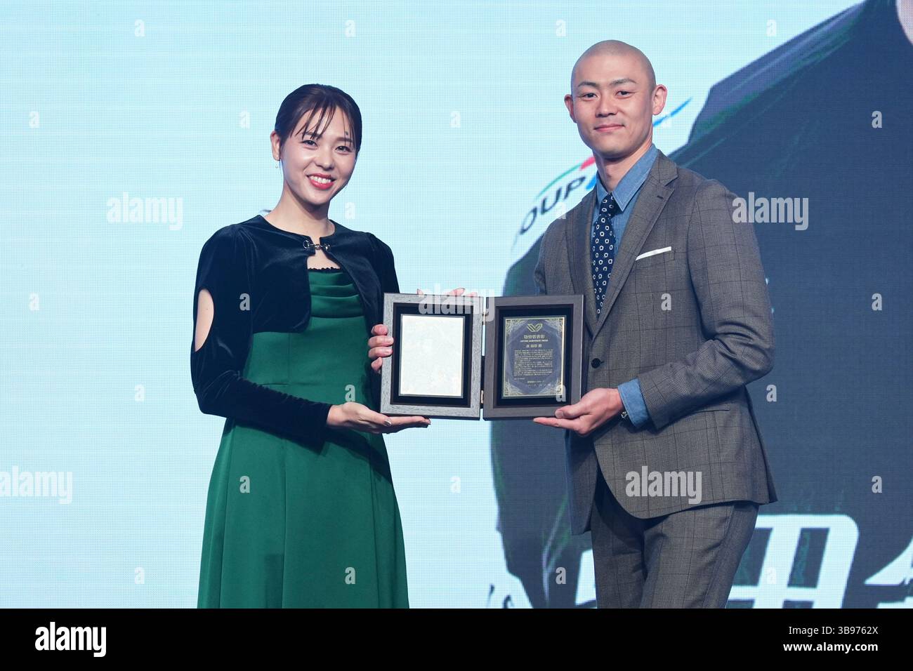 (L-R) Saori Sakoda, Hirotaka Kon (), MAY 8, 2025 - Volleyball : 2024-25 ...
