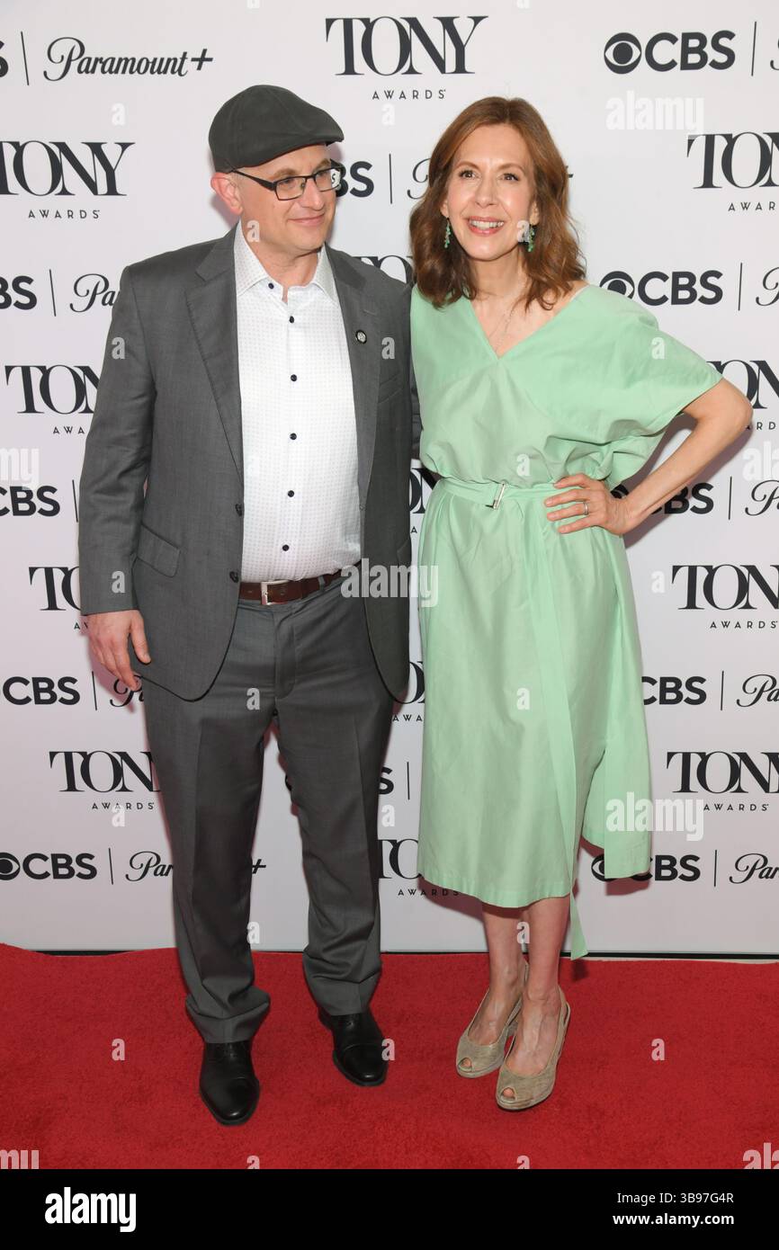 New York, USA. 08th May, 2025. (L-R) Jonathan Spector and Jessica Hecht ...