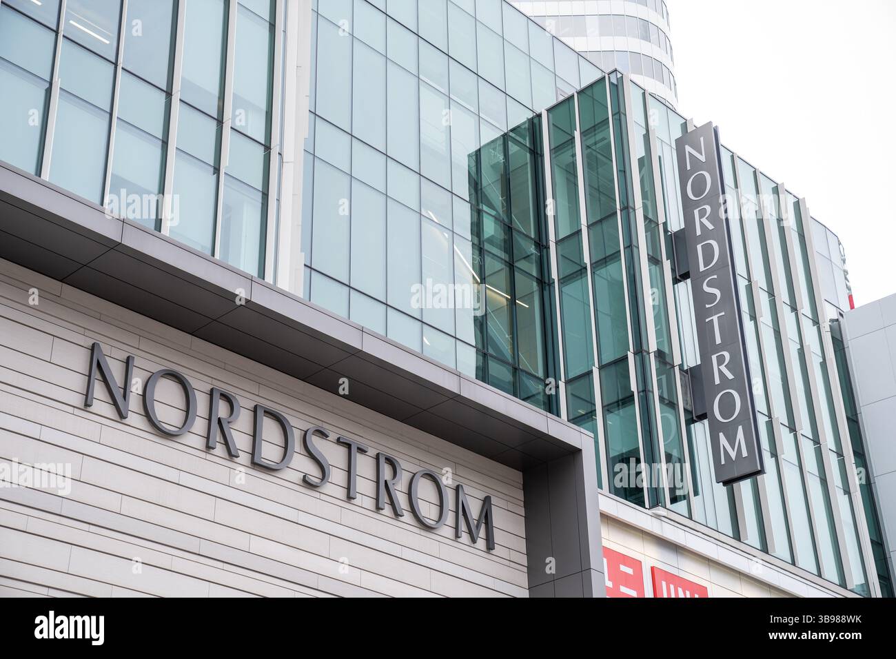 Nordstrom store employees hi-res stock photography and images - Alamy