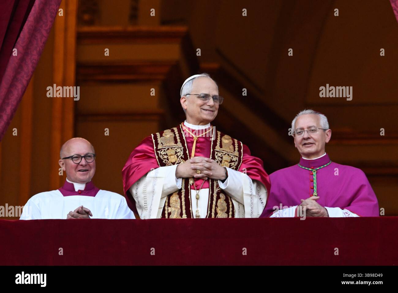 Vatican City, Vatican. 08th May, 2025. VATICAN CITY, VATICAN - MAY 08 ...