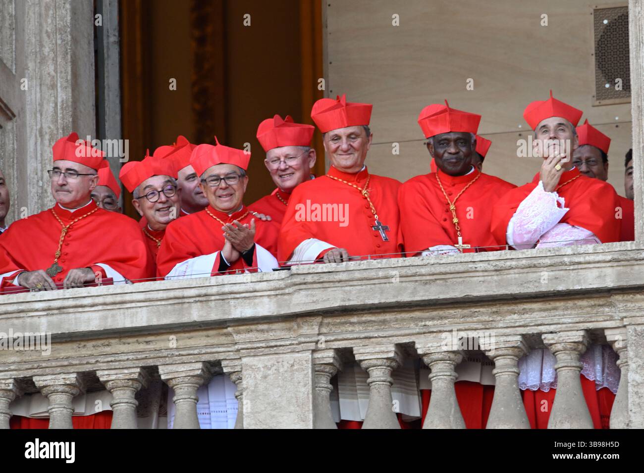 Vatican City, Vatican. 08th May, 2025. VATICAN CITY, VATICAN - MAY 08 ...