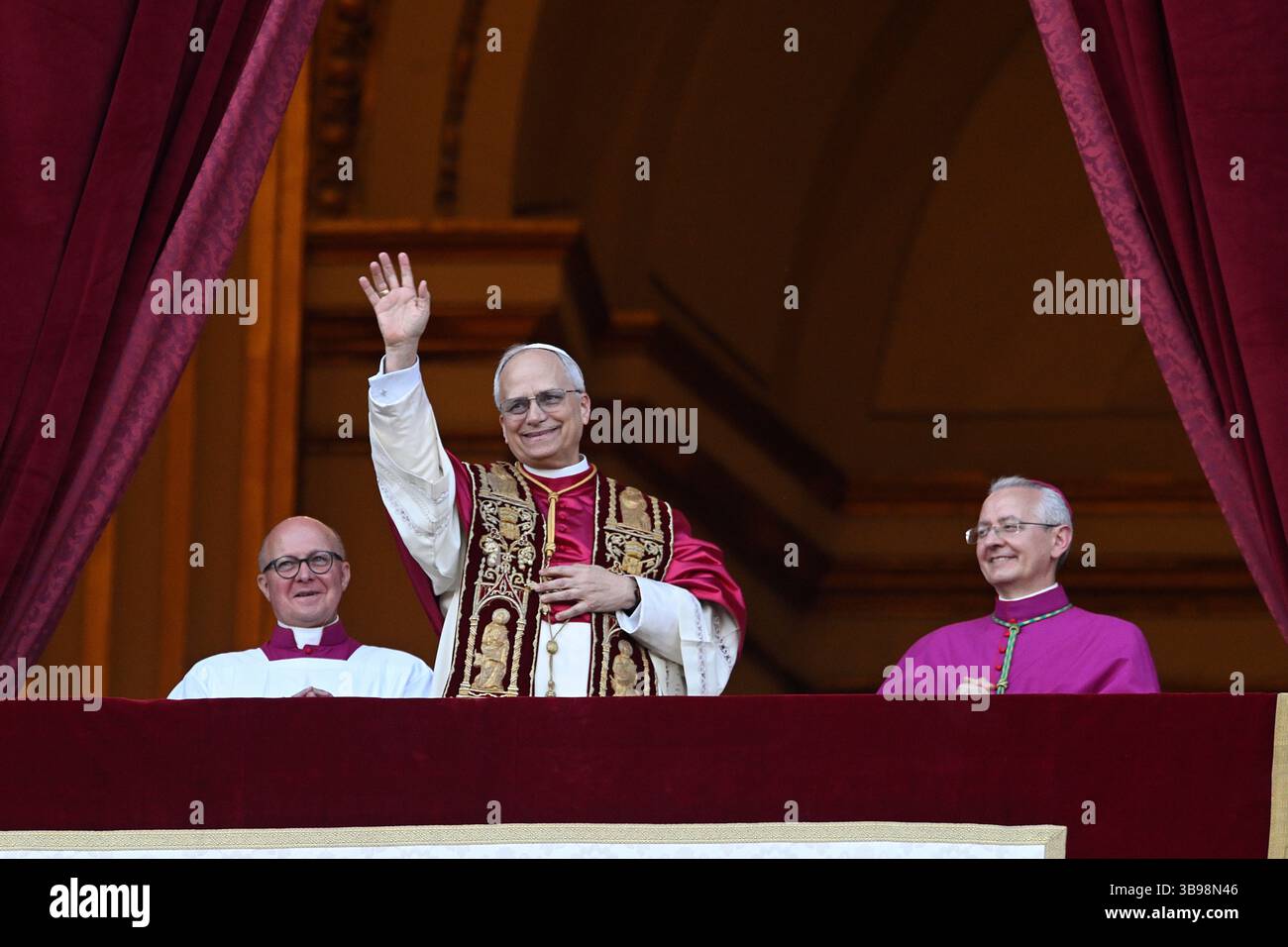 Vatican City, Vatican. 08th May, 2025. VATICAN CITY, VATICAN - MAY 08 ...