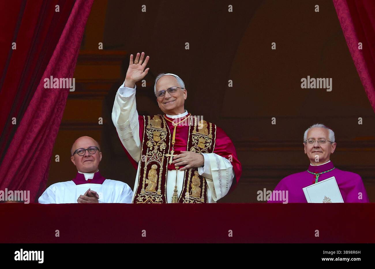 Vatican City, Holy See. 8th May, 2025. The newly elected Pope ROBERT ...