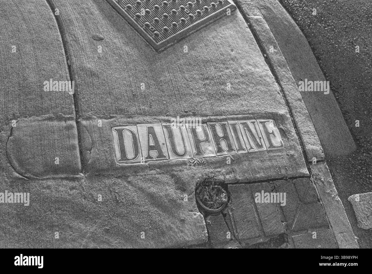 Road from big white Black and White Stock Photos & Images - Alamy