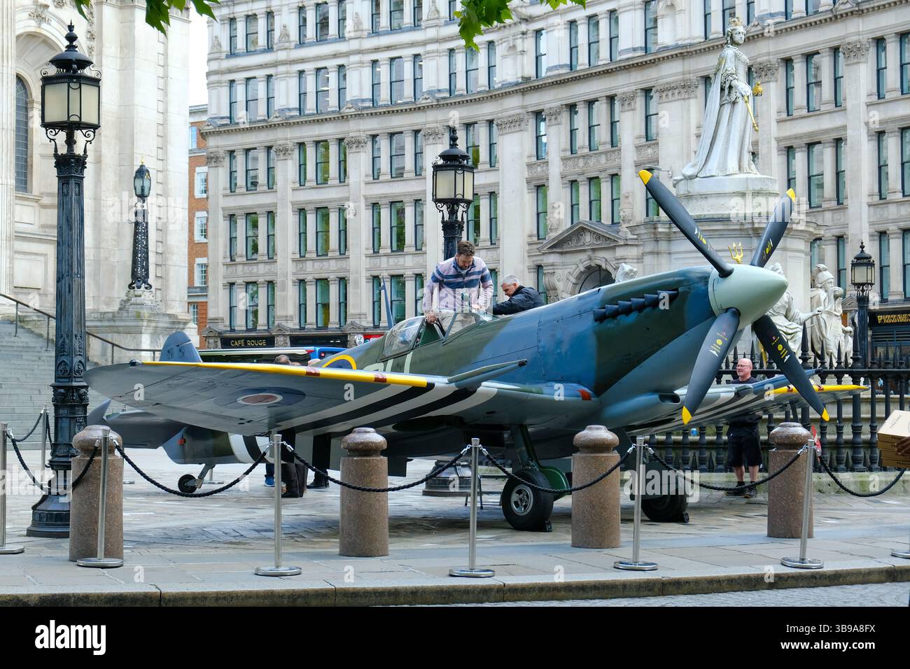 London, UK. 8th May, 2025. A replica spitfire ouside St Paul's Cathedral ahead of a thanksgiving ...