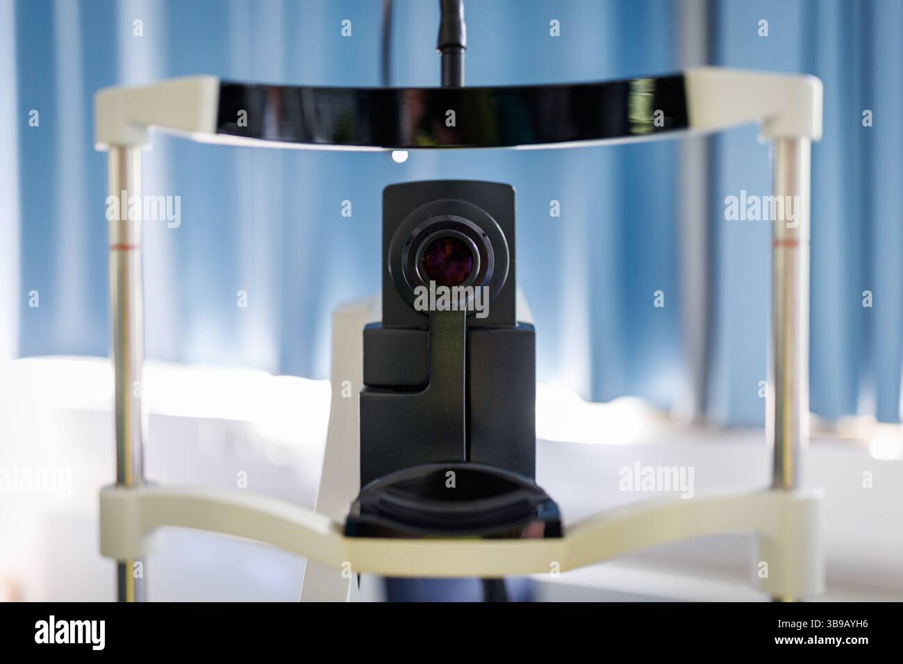 Oct retina hi-res stock photography and images - Alamy