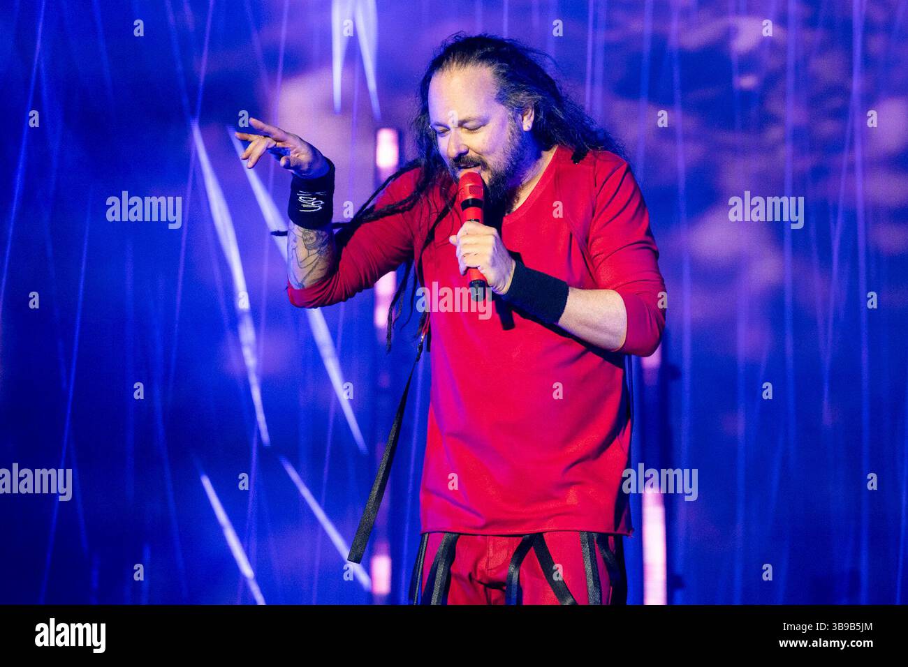 Jonathan Davis of Korn performs during Sonic Temple Art and Music ...