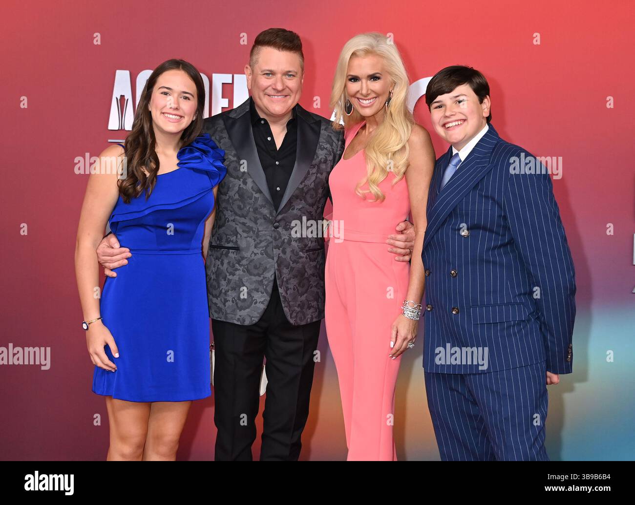 Friso, USA. 08th May, 2025. Jay DeMarcus, Allison Alderson, Madeline ...