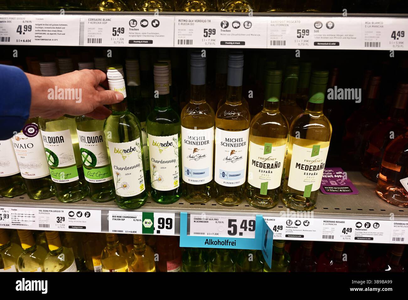 Bio label and non-alcoholic wines in a grocery Stock Photo - Alamy