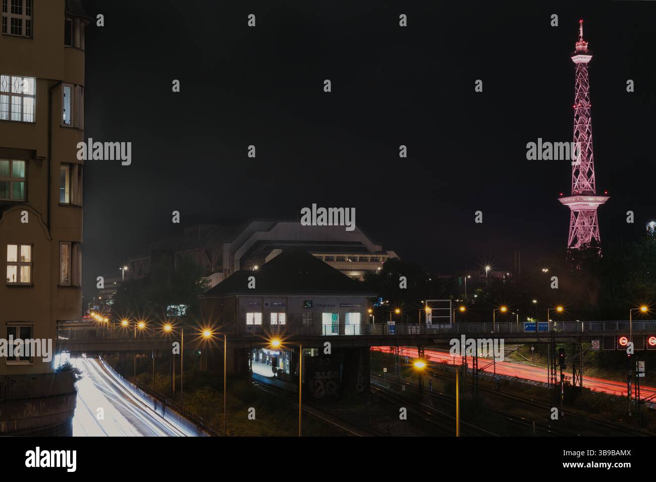 Traffic on the Highway - Travel - Background - Line - Ecology - Long ...