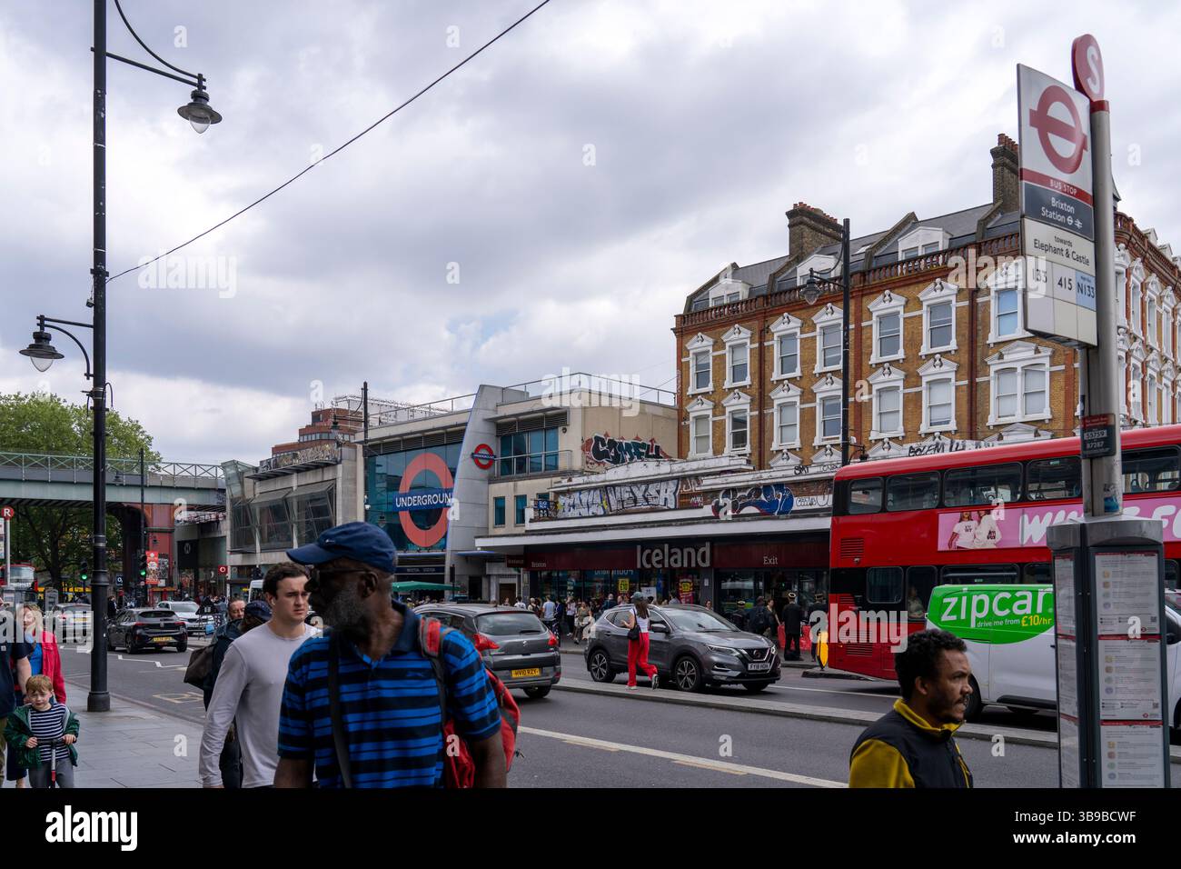 Brixton Rd High Street in London, UK Stock Photo - Alamy