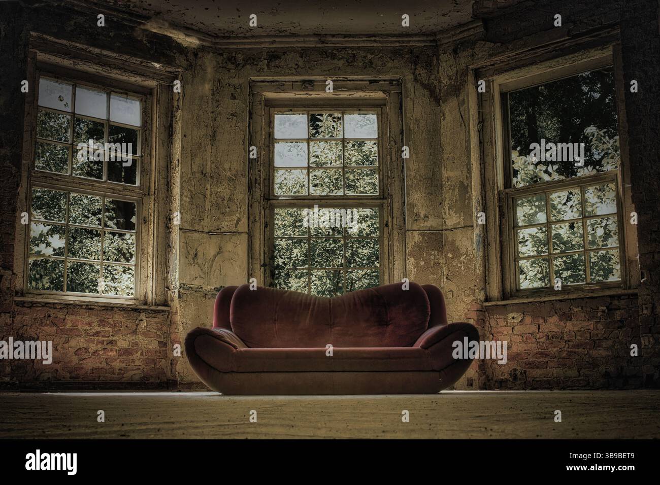 Old abandoned dirty urbex creppy lost place decay Stock Photo - Alamy