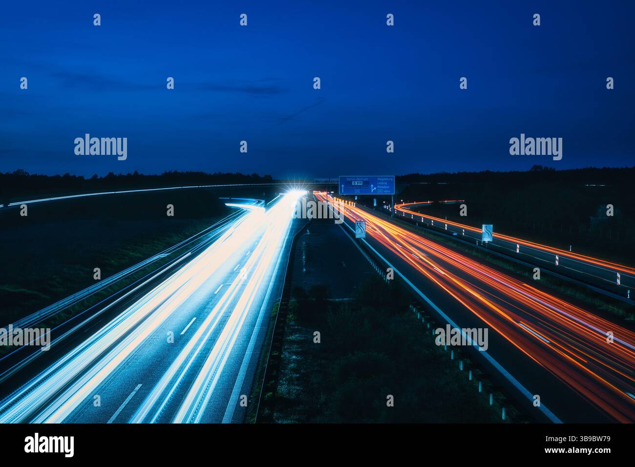 Traffic on the Highway - Travel - Background - Line - Ecology - Long ...