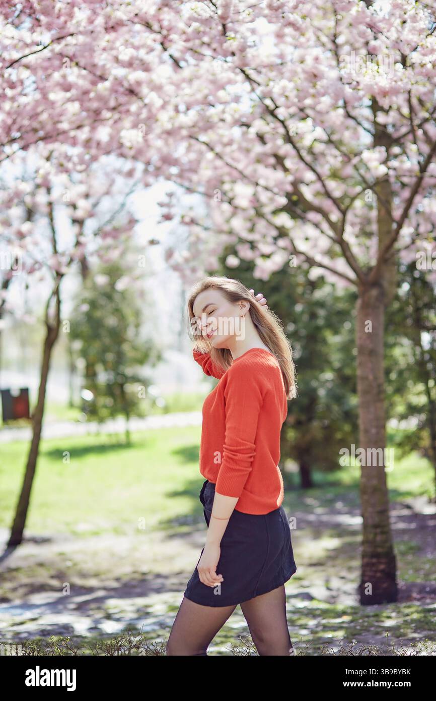 Aesthetic woman. Cottagecore aesthetics, sustainable, nature concept ...