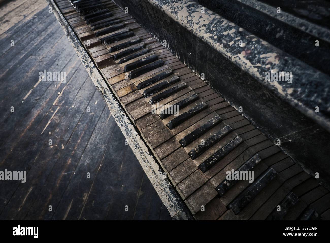 Old abandoned dirty urbex creppy lost place decay Stock Photo - Alamy