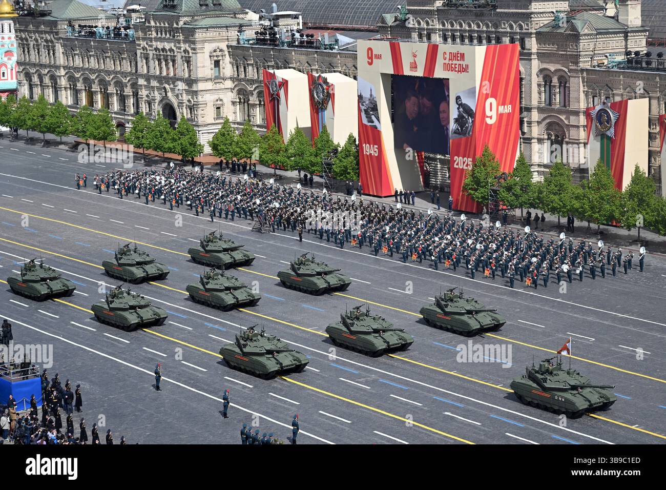 Russian T-90 tanks roll during the Victory Day military parade in ...