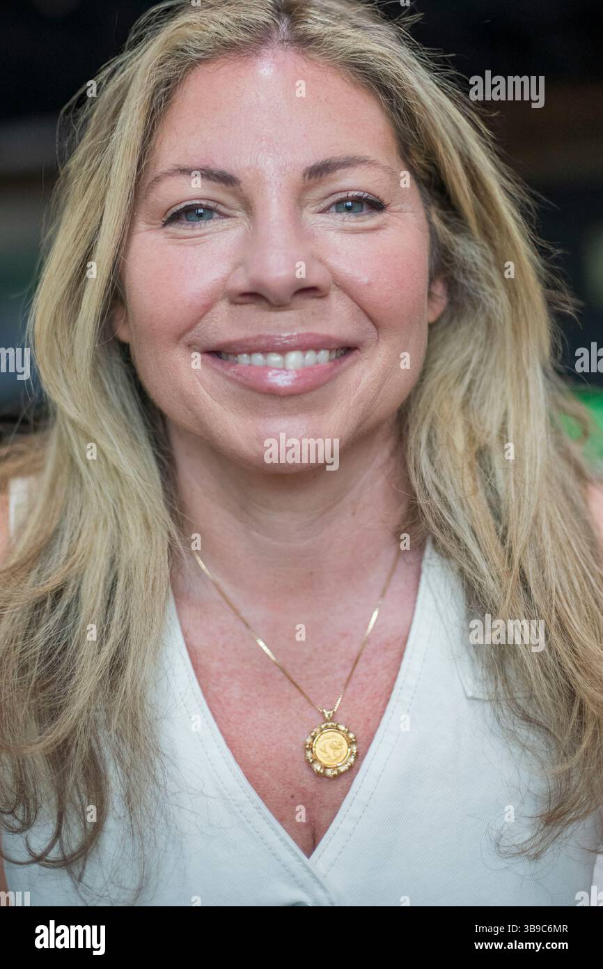 Gen z workspace hi-res stock photography and images - Alamy