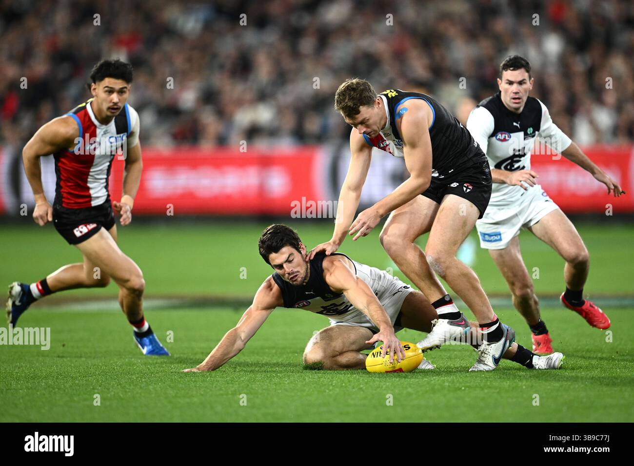 Melbourne, Australia. 09th May, 2025. George Hewett of Carlton and Jack Macrae of St Kilda ...