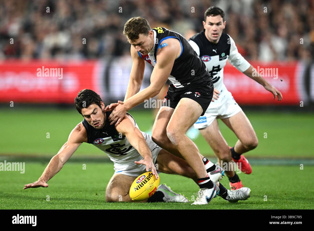 Melbourne, Australia. 09th May, 2025. George Hewett of Carlton and Jack Macrae of St Kilda ...