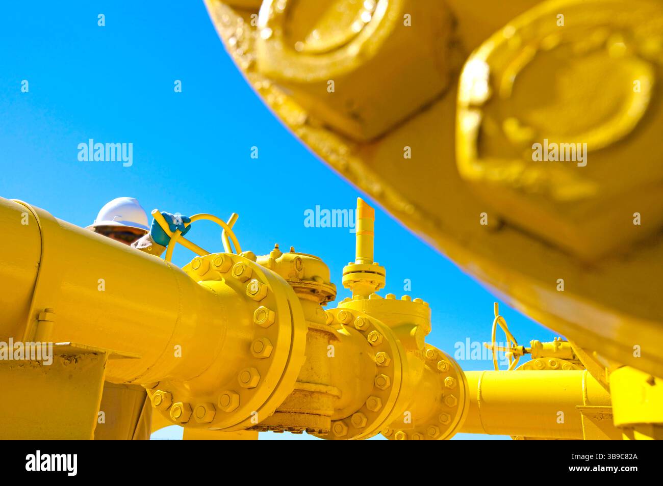 Fuel operator hi-res stock photography and images - Alamy